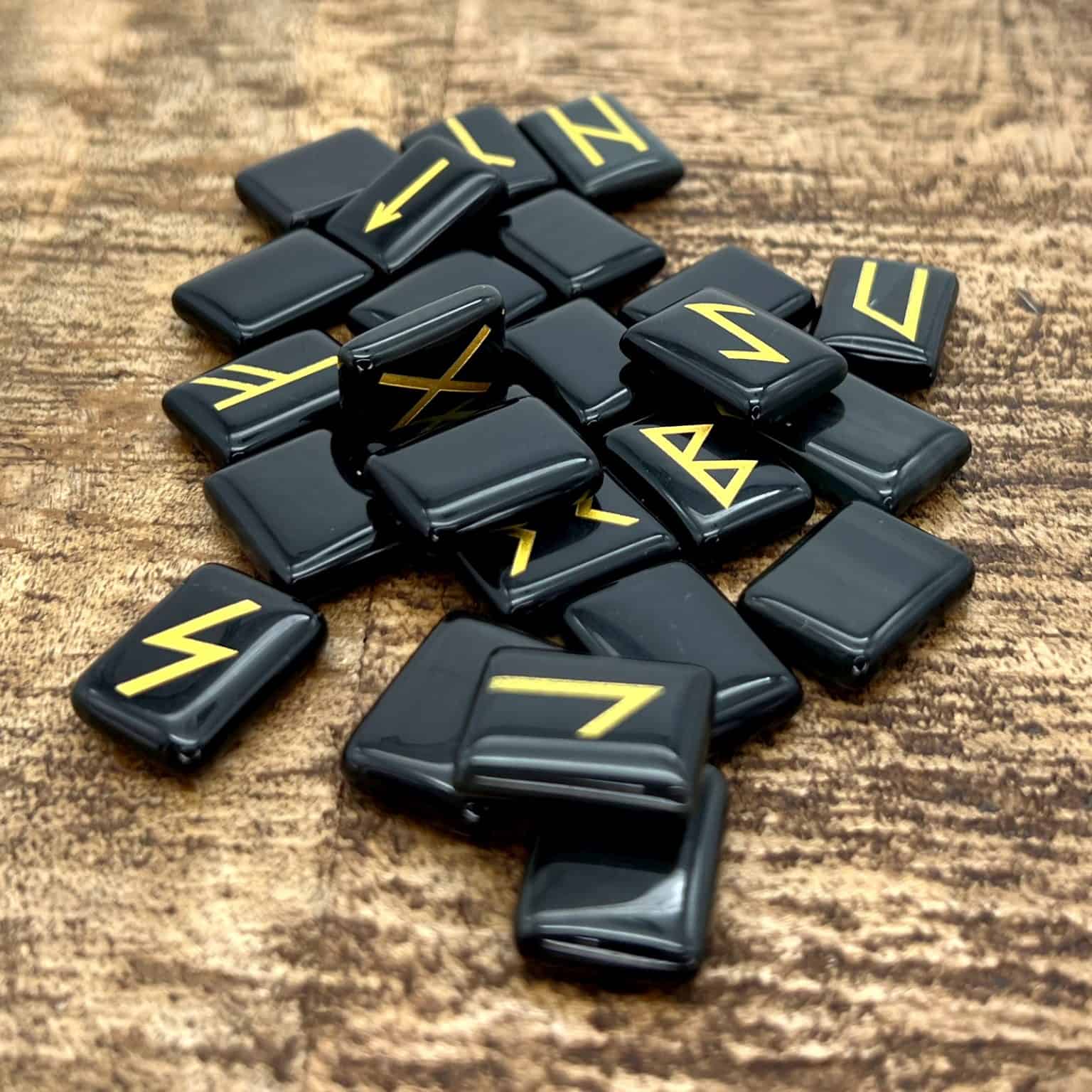 Traveler's Runes in Stone - Arca Noctis